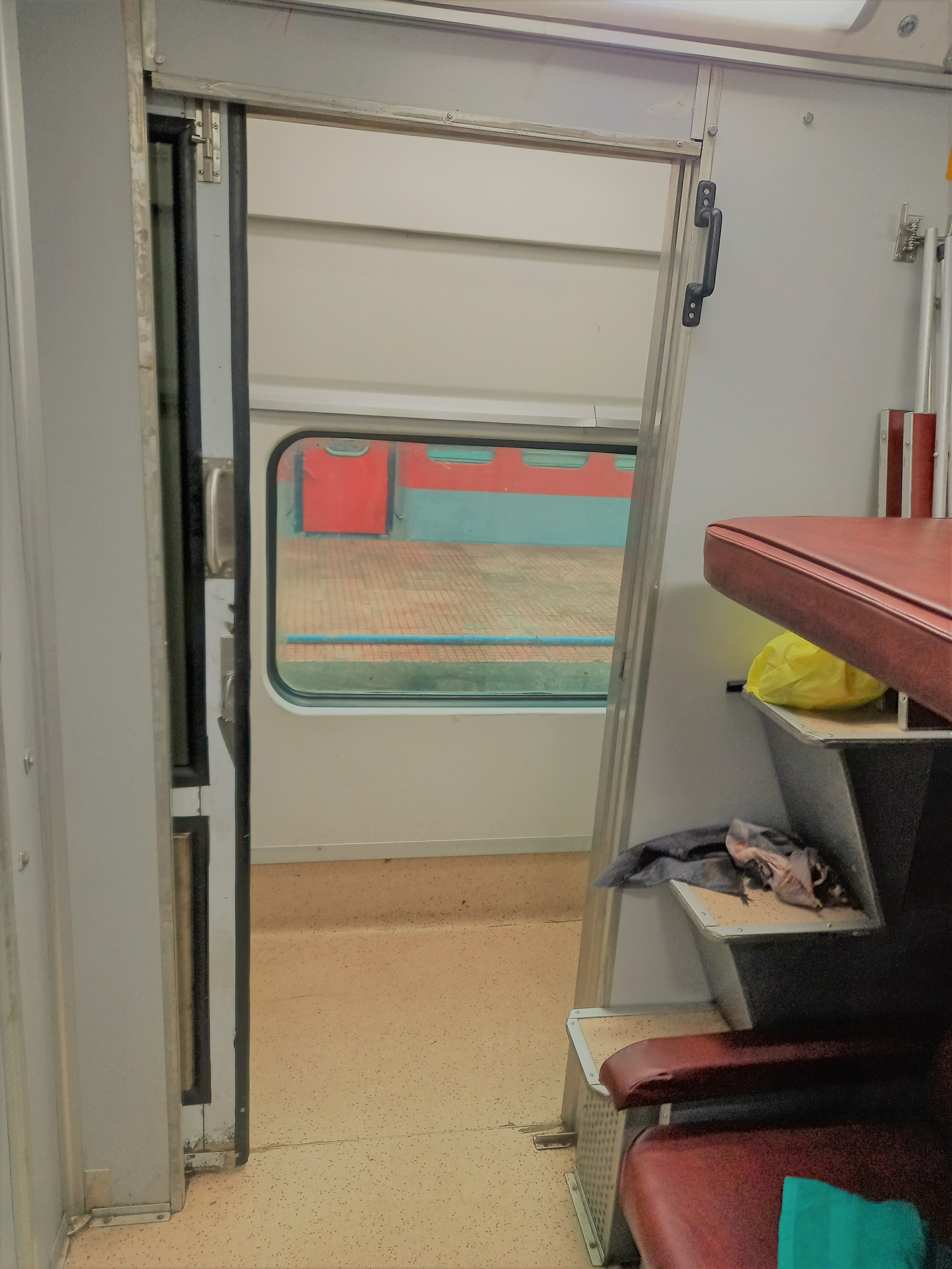 AC First Class (1st AC) vs Flights for travel during Covid ? – Trainkibaat